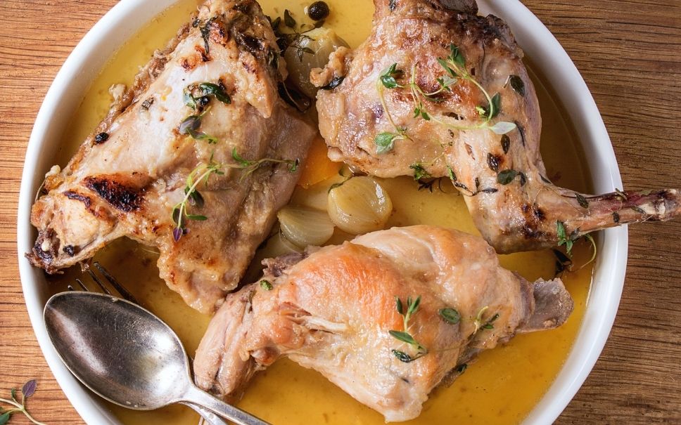 Recette de lapin à la cocotte en fonte, vin blanc